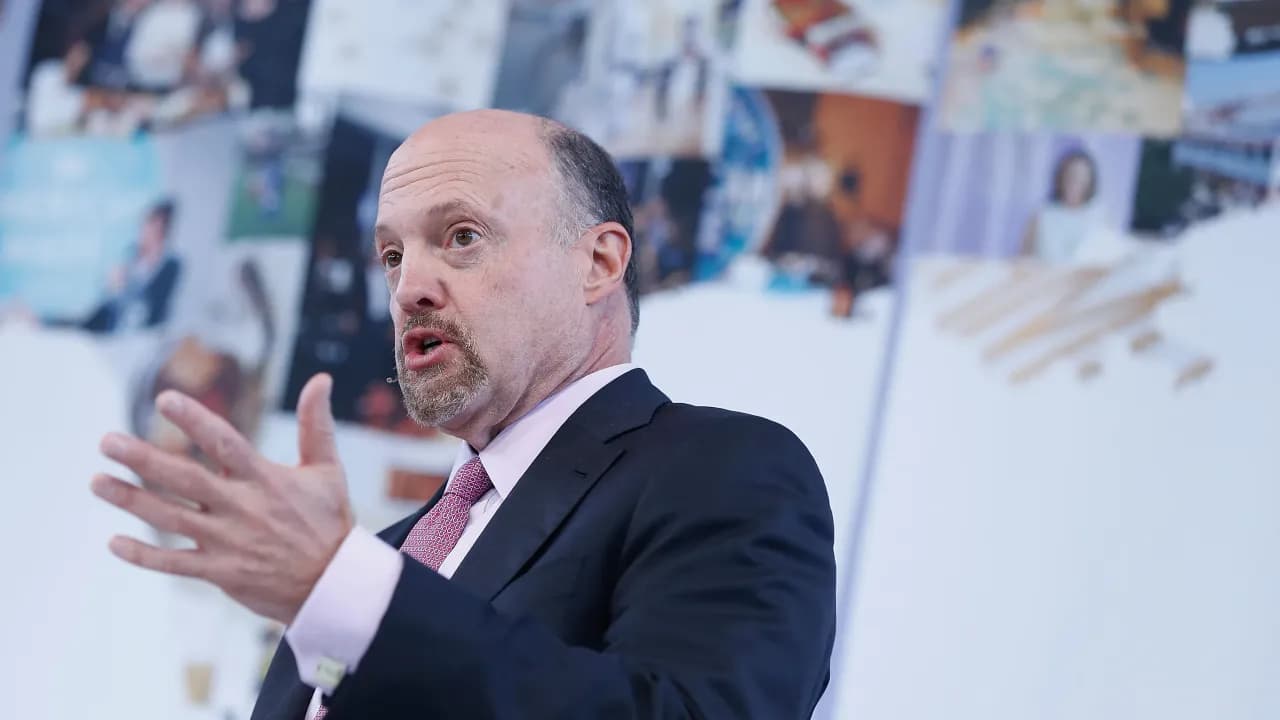 Cramer Applauds Snowflake’s Q2 Earnings Beat, Credits Microsoft And ...