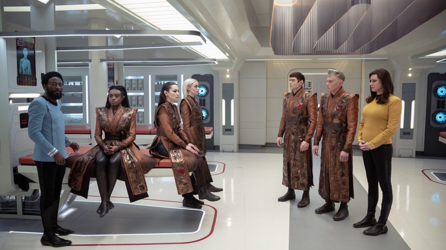 Ethan Peck Talks Vulcan Enterprise Crew on ‘Strange New Worlds’