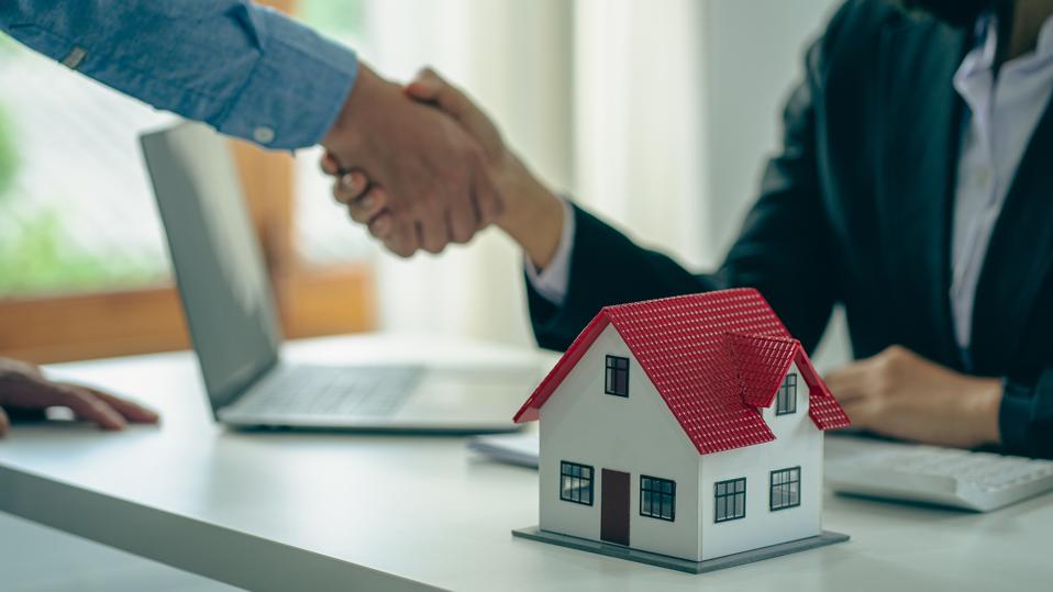 Current Mortgage Refinance Rates: August 27, 2025 – Rates Fall