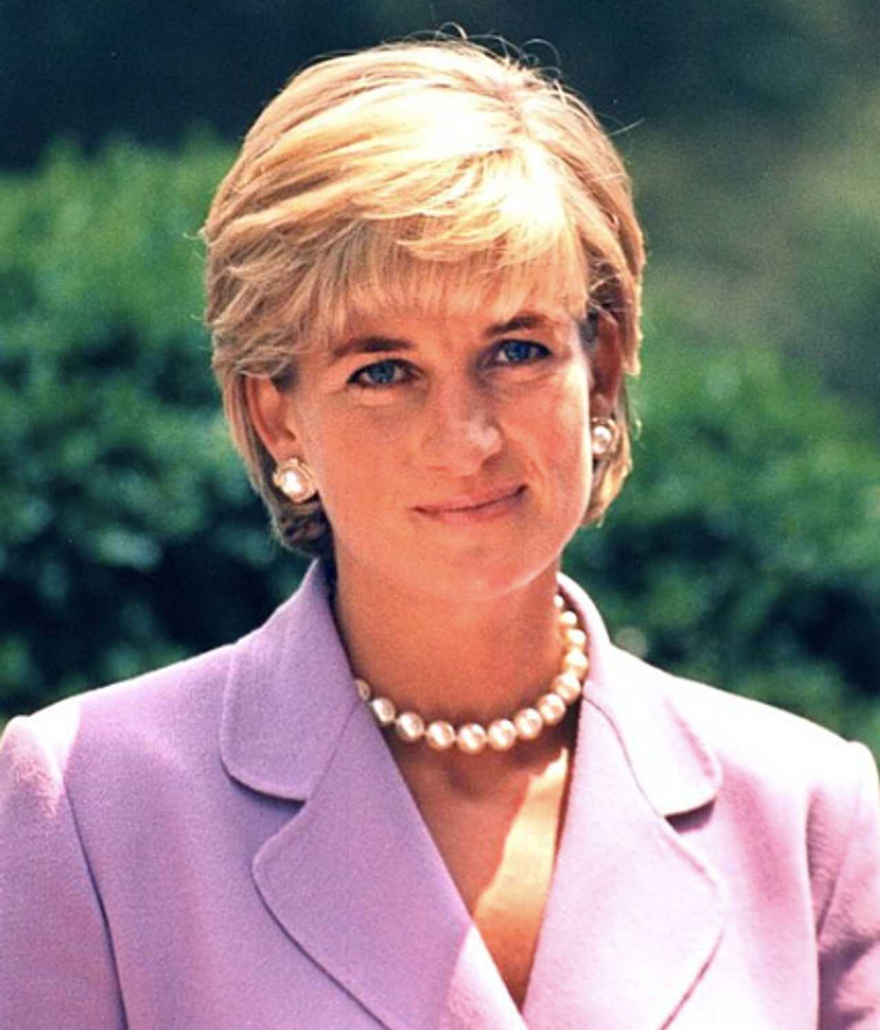 Contents Of Time Capsule Left By Princess Diana Revealed