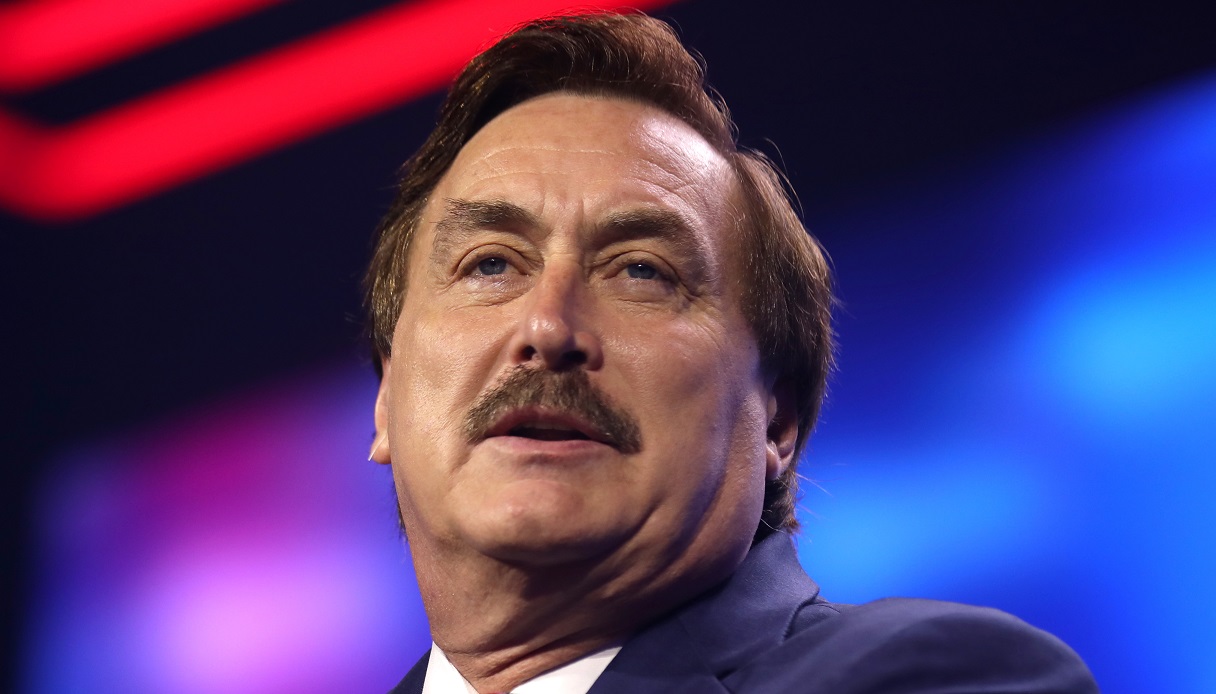 MyPillow's Mike Lindell Accepts Bed Bath & Beyond Invitation from ...