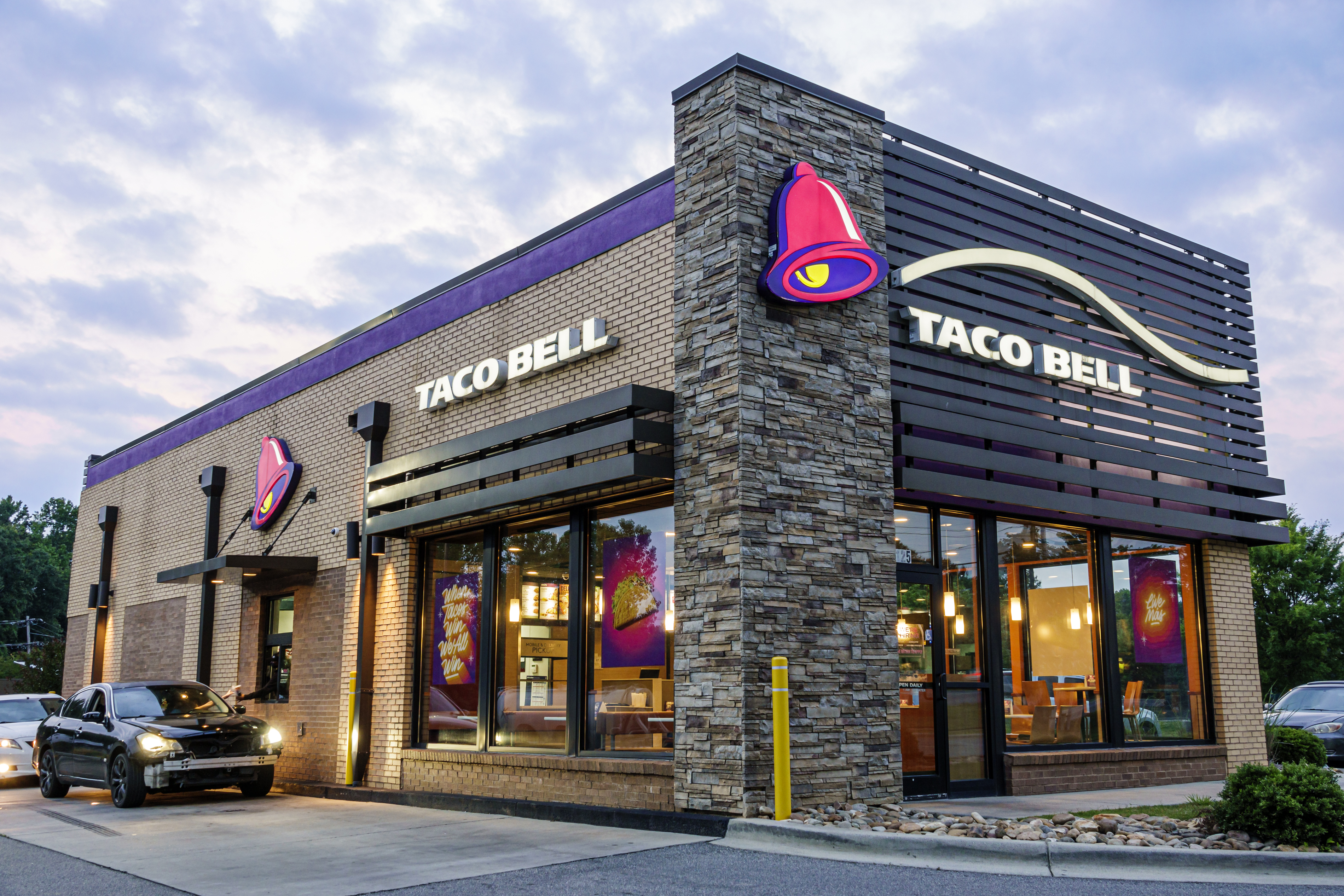 Taco Bell’s AI drive-thru plan gets caught up on trolls and glitches