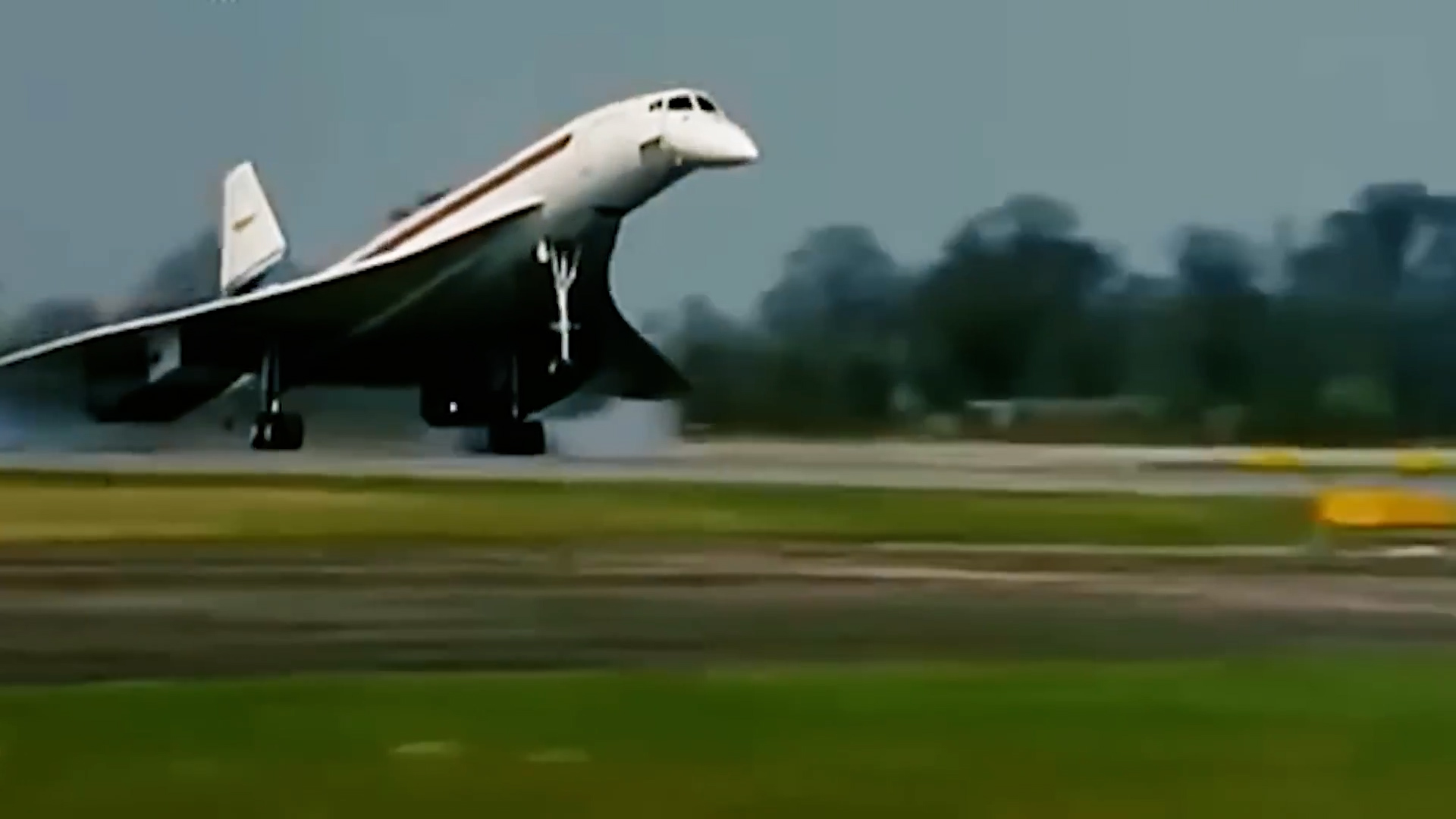 54,000 Pounds of Thrust, 1 Disaster: The Tu-144 That Shattered at Paris