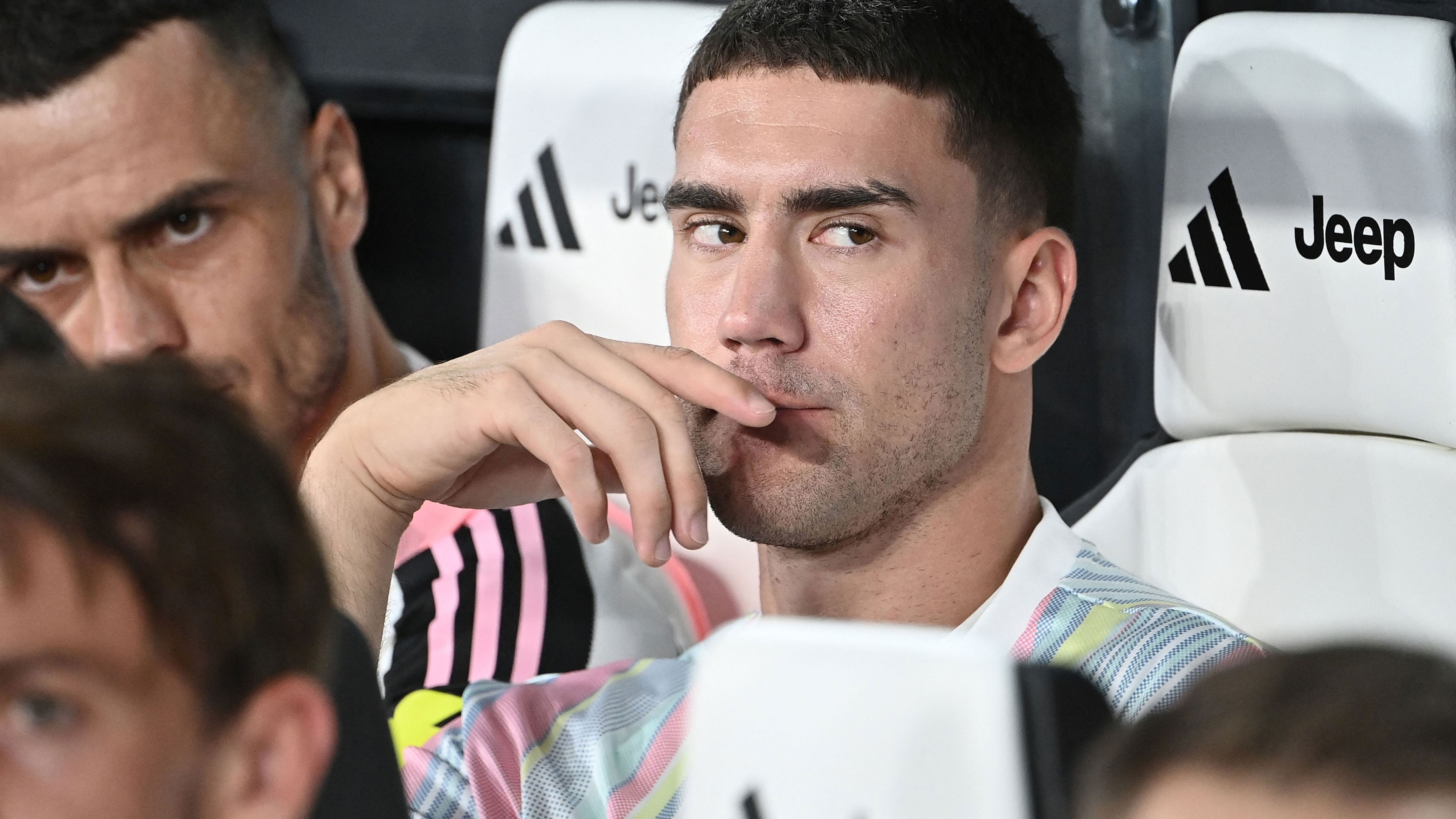 Comolli annuncia: "Vlahovic resta alla Juventus al 99%, Savona va al ...