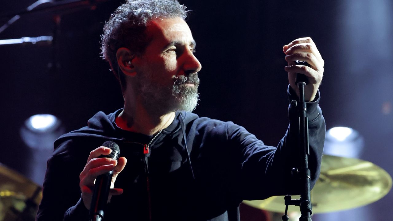 Watch System Of A Down cover Black Sabbath’s Snowblind for the first ...