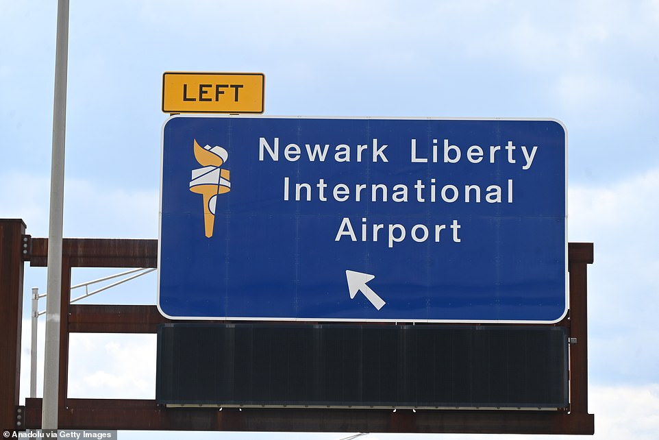 Outage sparks major delays at Newark airport