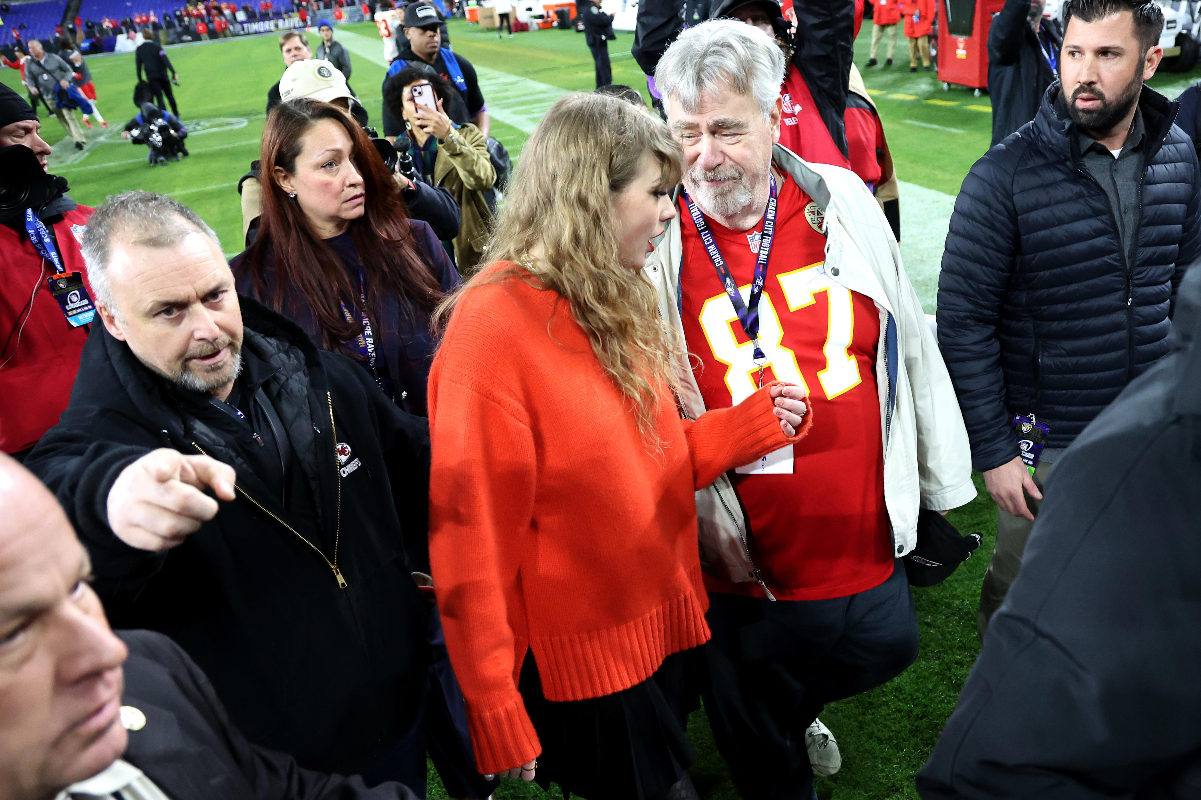 Travis Kelce proposed to Taylor Swift two weeks ago, his dad reveals ...