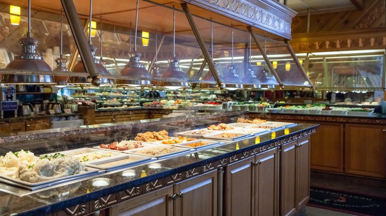 The Iconic Illinois Buffet That Uses Unexpectedly High-Quality Ingredients