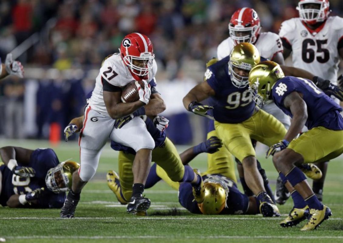 As college football season kicks off, airlines partner with teams ...