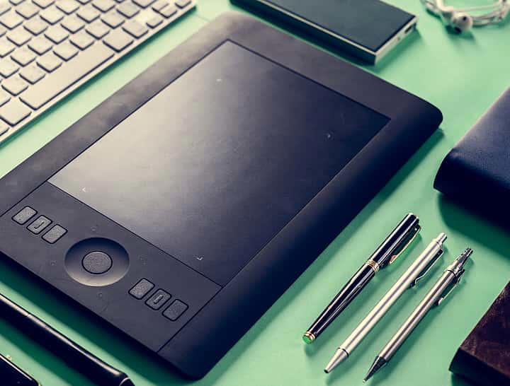 India's Tablet Market Dips 32.3% In First Half Of 2025, Samsung Tops Chart