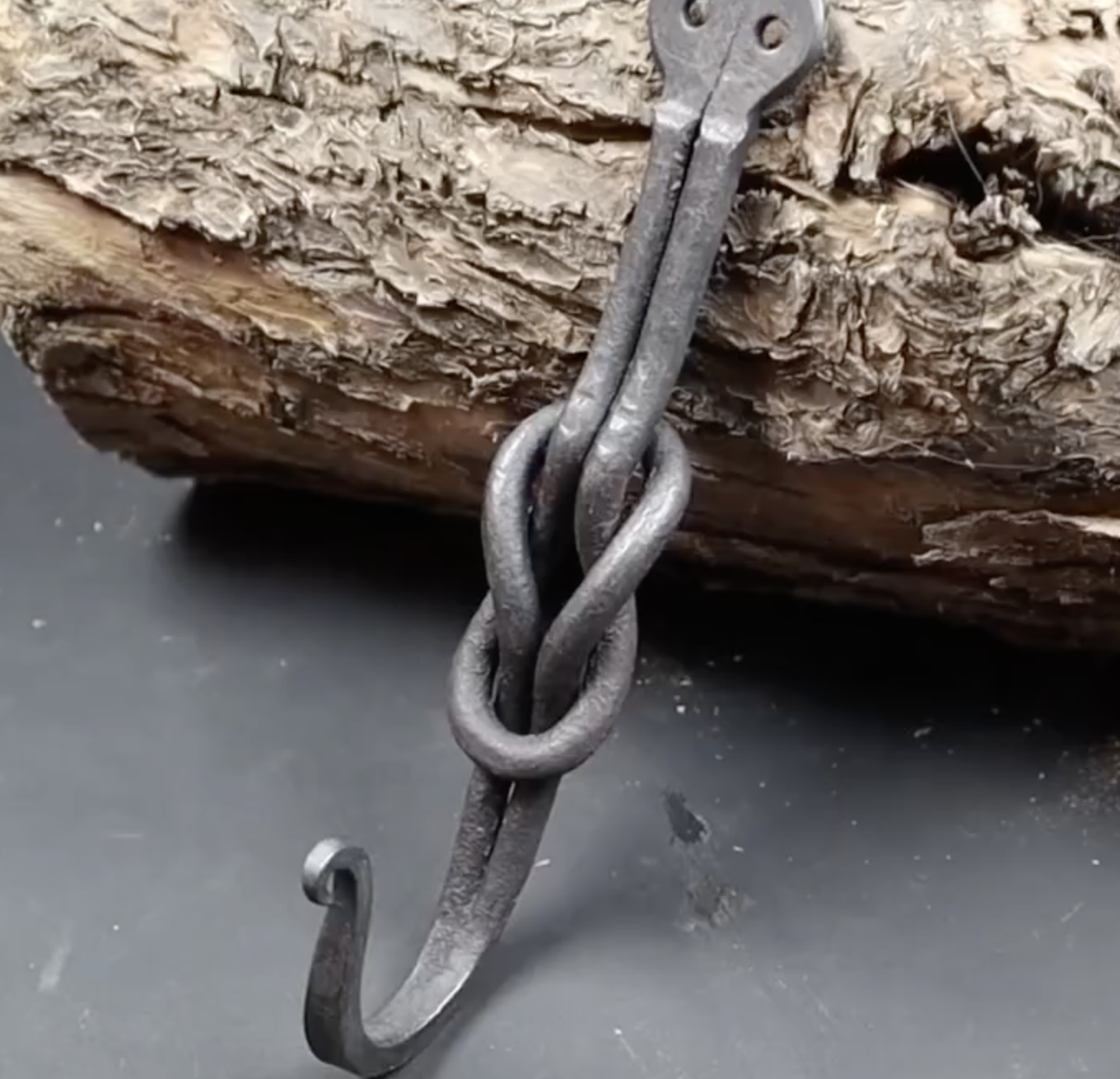 Ornamental Blacksmithing: How to Do the Pineapple Twist