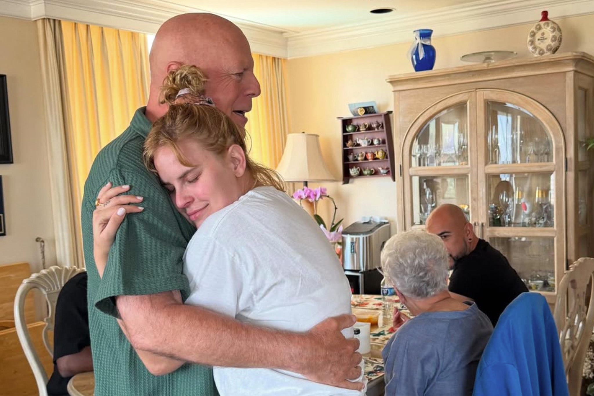 5 síntomas de la demencia frontotemporal, la condición de Bruce Willis