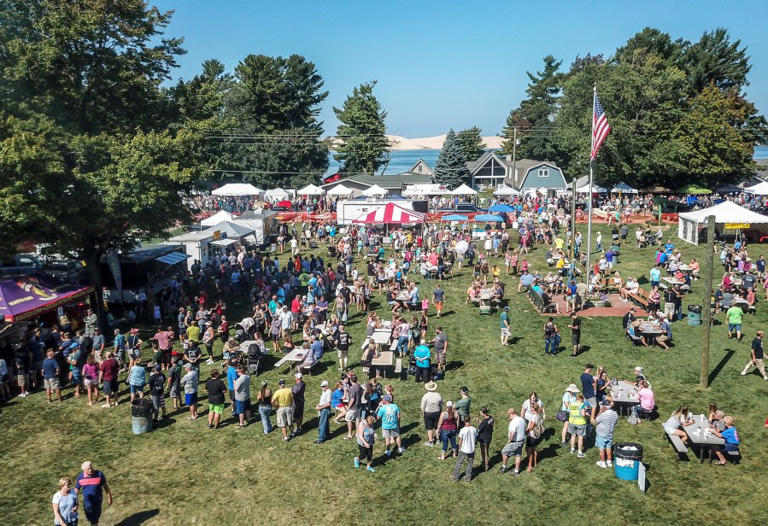 Apple pie and BBQ combine at Silver Lake food festival