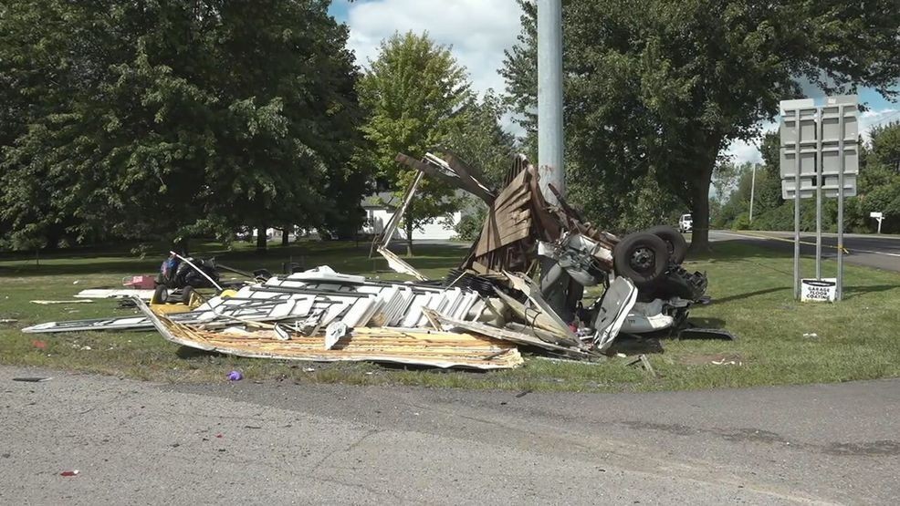 Driver dies in box truck crash in Ontario County