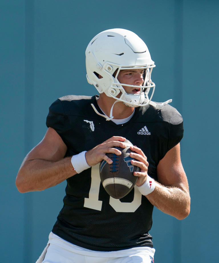 FAU Owls football will ride arm of transfer quarterback Caden Veltkamp ...