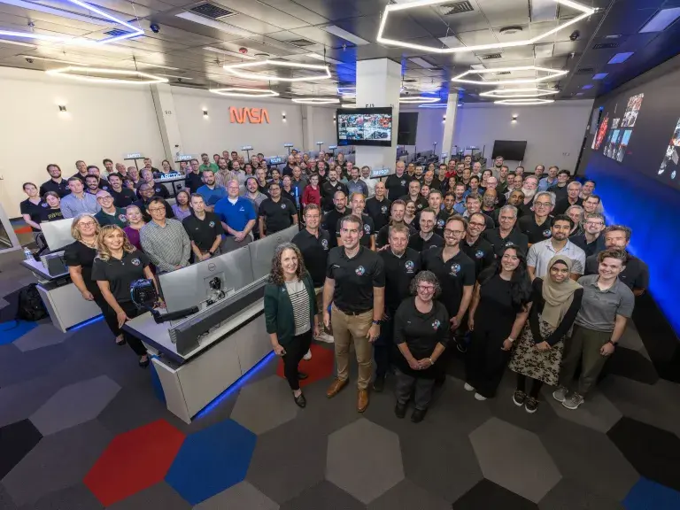 NASA debuts new Orion mission control room for Artemis 2 astronaut ...