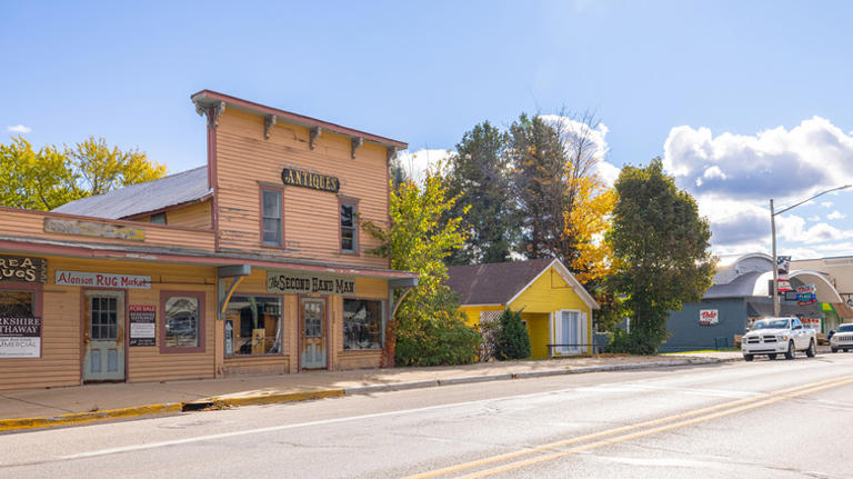 Michigan's Inland Waterway Hides A Friendly Village With Riverside ...