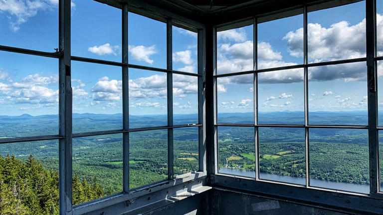 Vermont's Quiet Lake Town Just Outside Of Stowe Is A Nature Haven Full ...