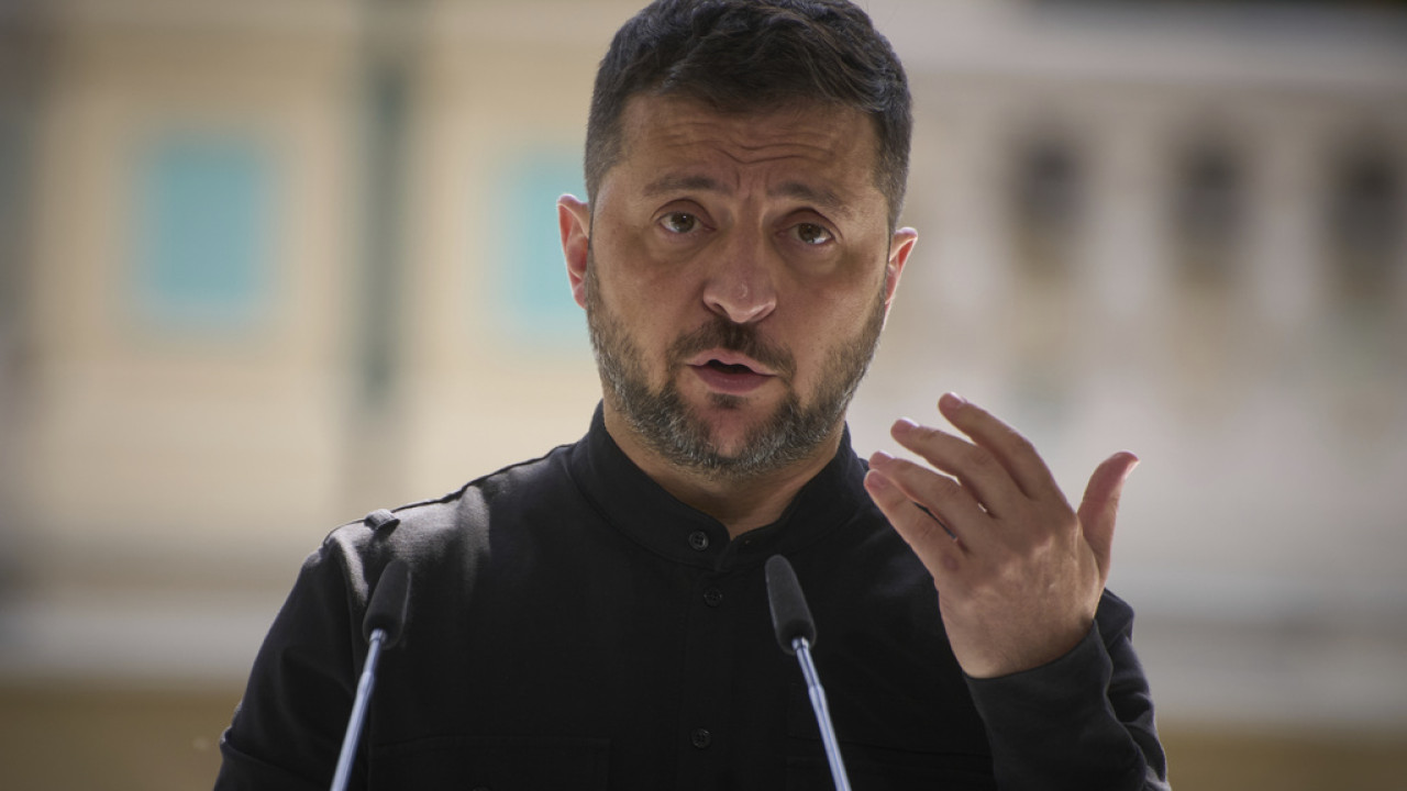 Ζελένσκι: Η Μόσχα συγκεντρώνει στρατεύματα κοντά στο Βόβτσανσκ στη ...