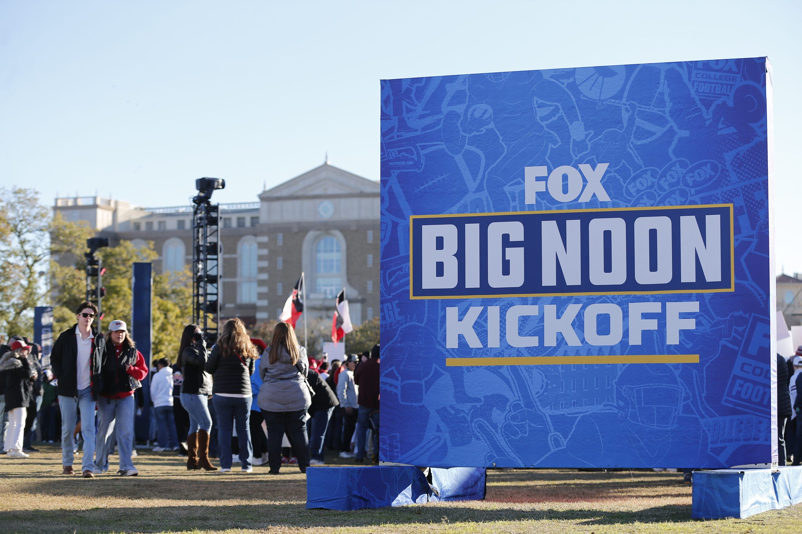 Fox, YouTube TV reach agreement to avoid Week 1 blackouts for Iowa ...