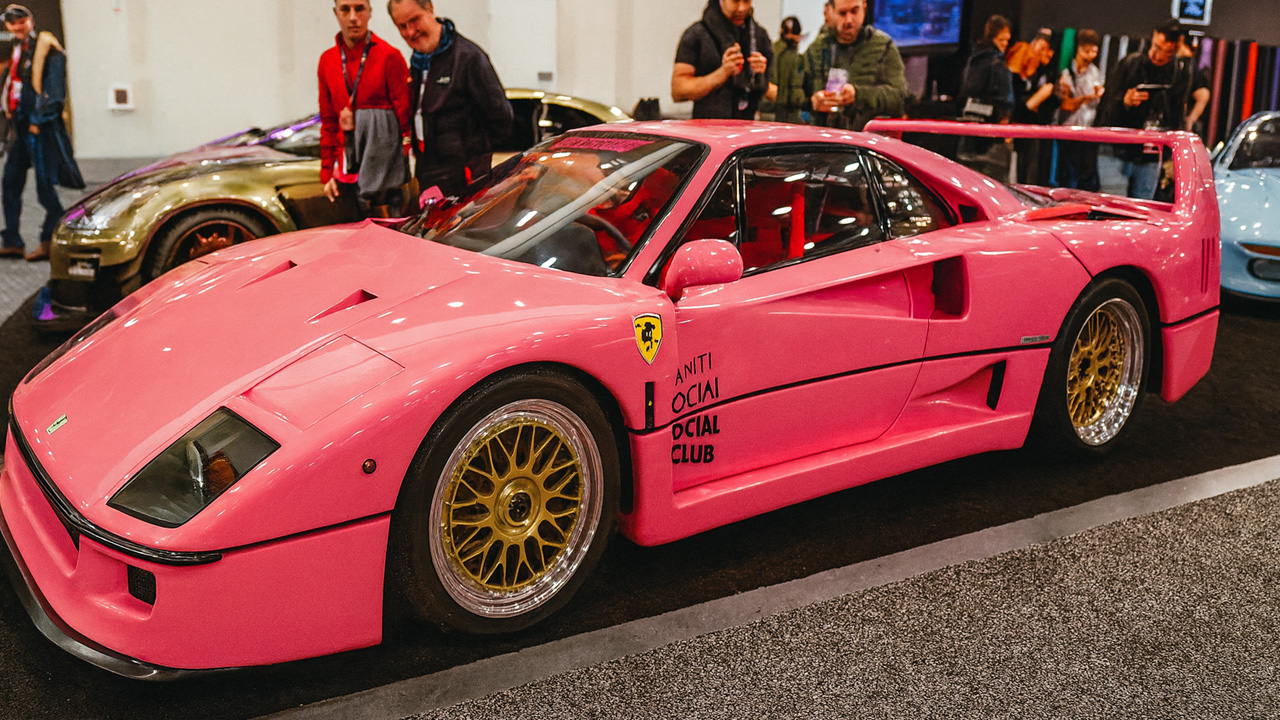Ferrari F40 Rosa Único, Miata V8 Radical Y Un Coche De Batman Real