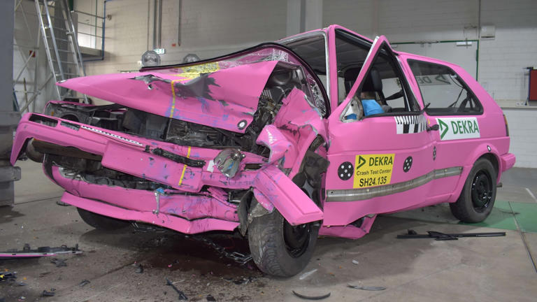 Here's How Much Worse A 1989 Volkswagen Handles A 40MPH Crash Than A ...