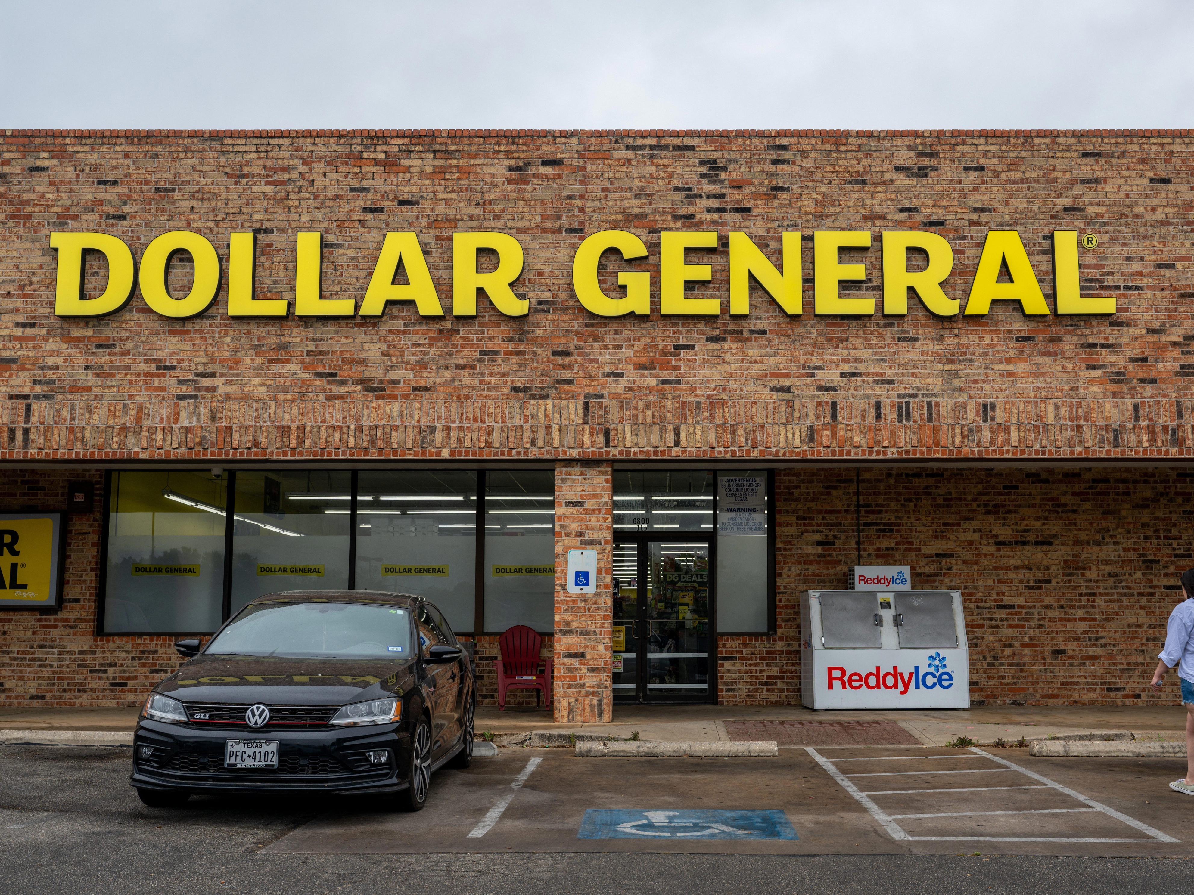 Amazon has new grocery competition as Dollar General races to grow 1 ...