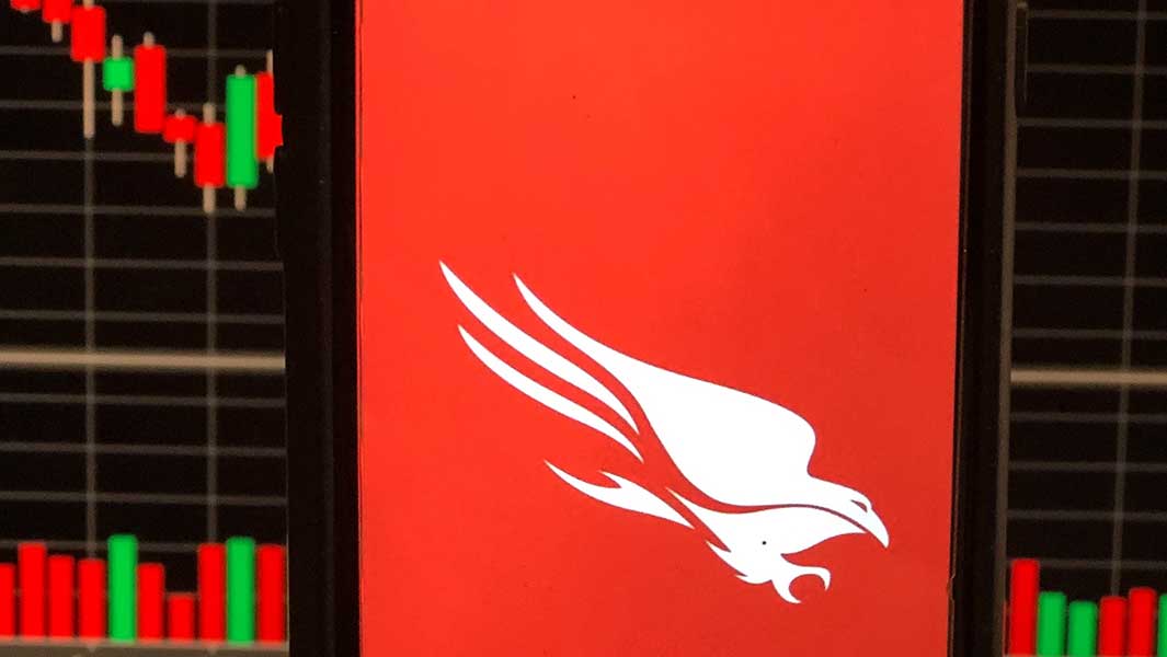 CrowdStrike Reverses Up As Bulls, Bears Clash Amid IT Outage Fallout