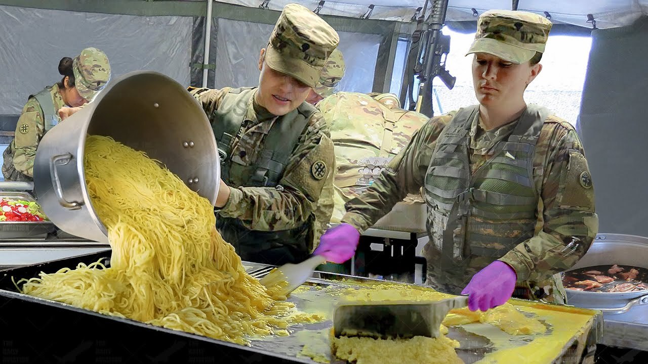 Inside US Army Kitchen Handling Crazy Rush Time During Field Deployment