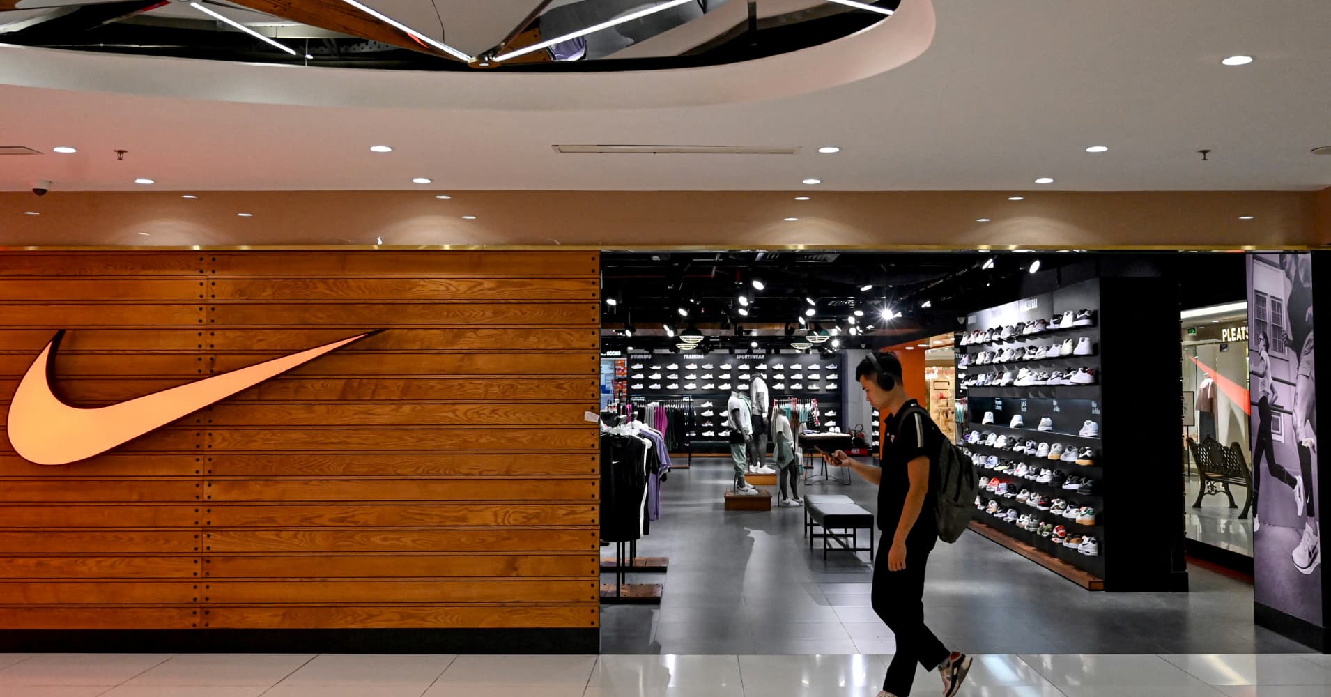 Nike to lay off about 1% of corporate staff in its latest effort to ...