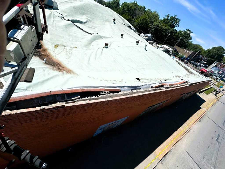 Roof caves in on building on Independence Avenue; no one hurt