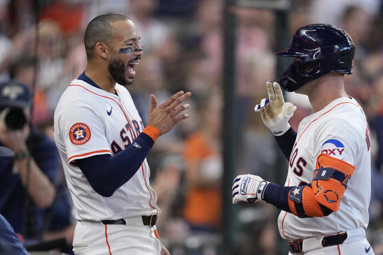 Christian Walker homers twice to lead Astros over Rockies 4-3