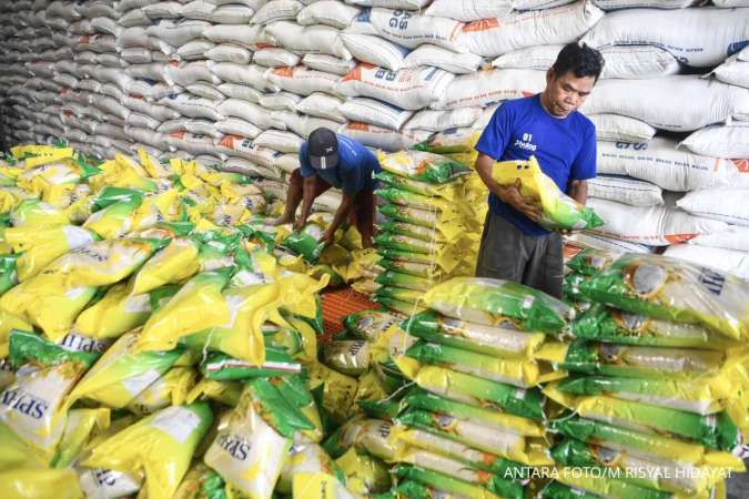 Beras SPHP Tetap Rp 12.500 per Kg, Bulog Pastikan Distribusi Jalan