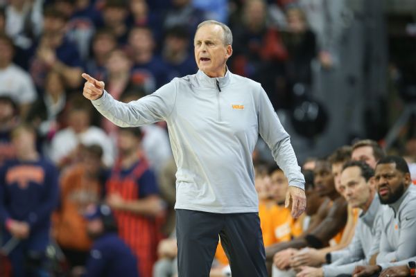 Rick Barnes signs lifetime contract as Tennessee coach