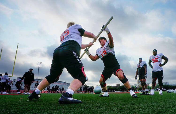 UIW sticking with Richard Torres at quarterback after upset loss to ...