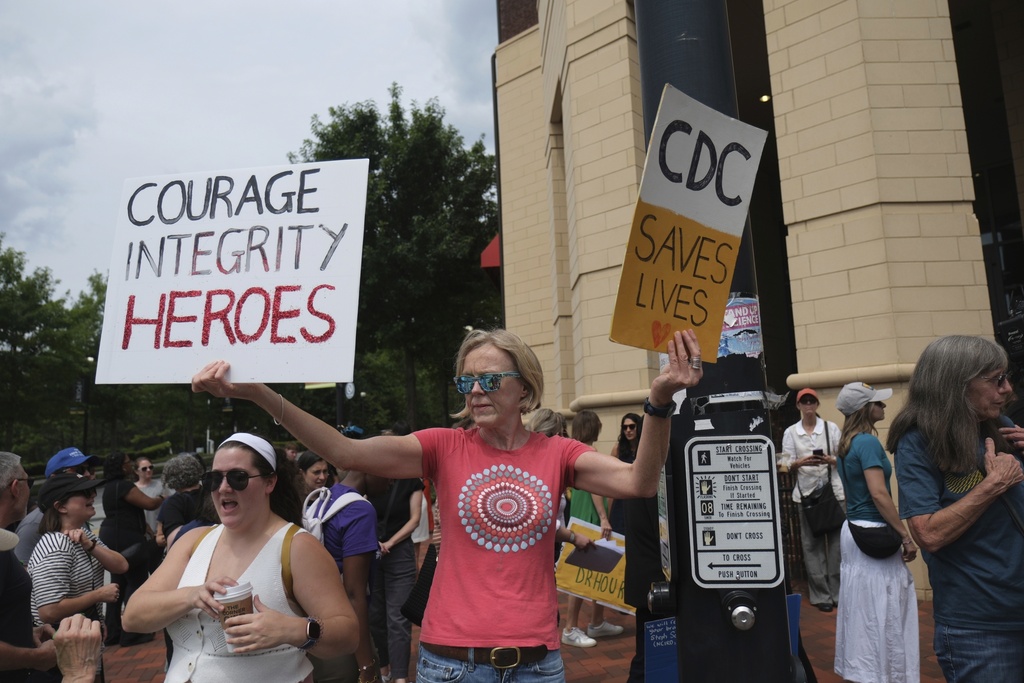 CDC gets new acting director as leadership turmoil leaves agency reeling