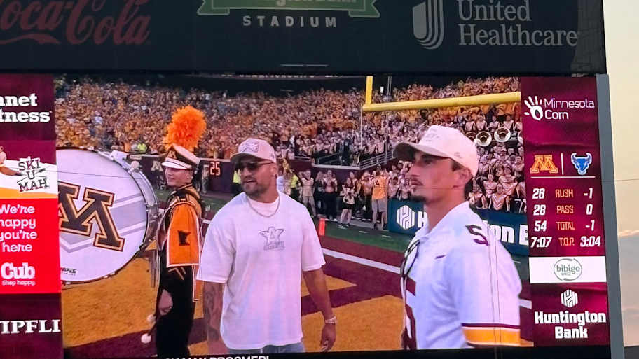 Watch: Max Brosmer and Blake Cashman start 'Skol' chant at Gophers ...