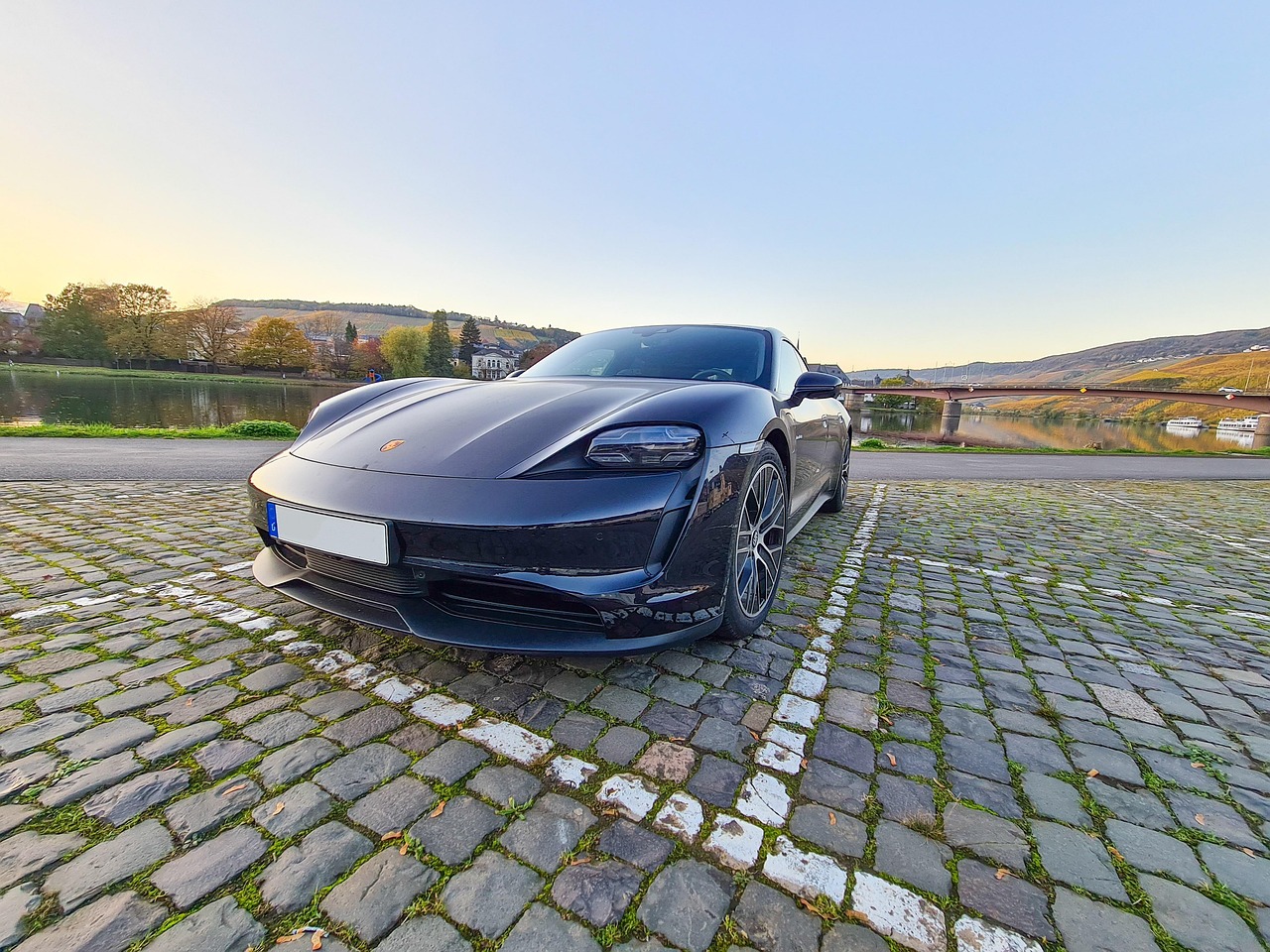 The 7 Coolest Electric Cars Today – And the 7 Lamest