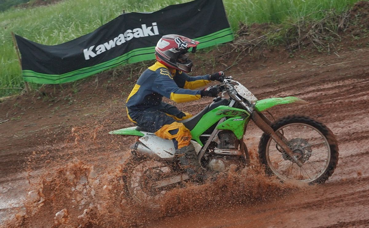 Kawasaki KLX230R S Siap Off Road, Seperti Ini Rasanya Yuk Gas!