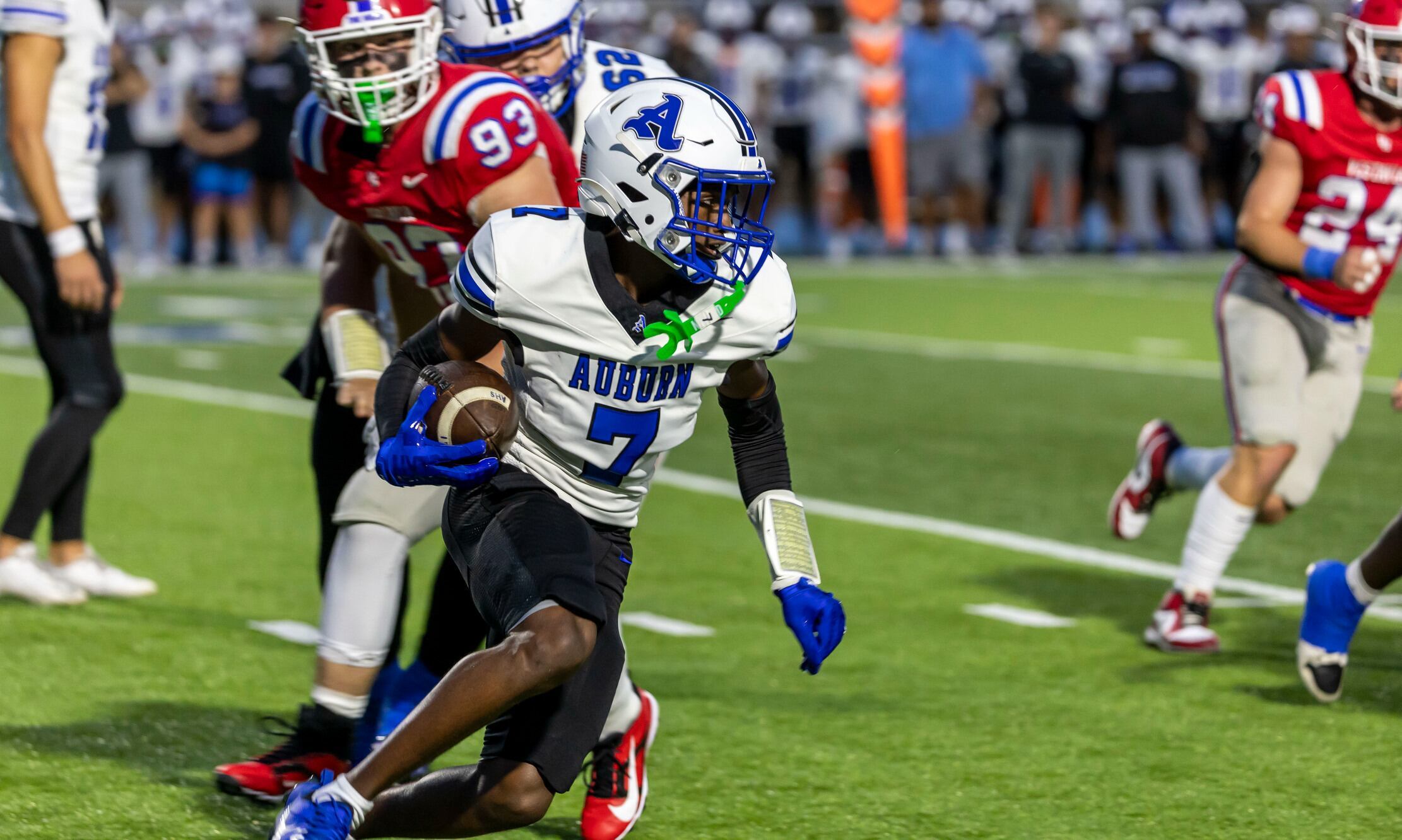 Vestavia Hills dominates Auburn High, earns runaway win