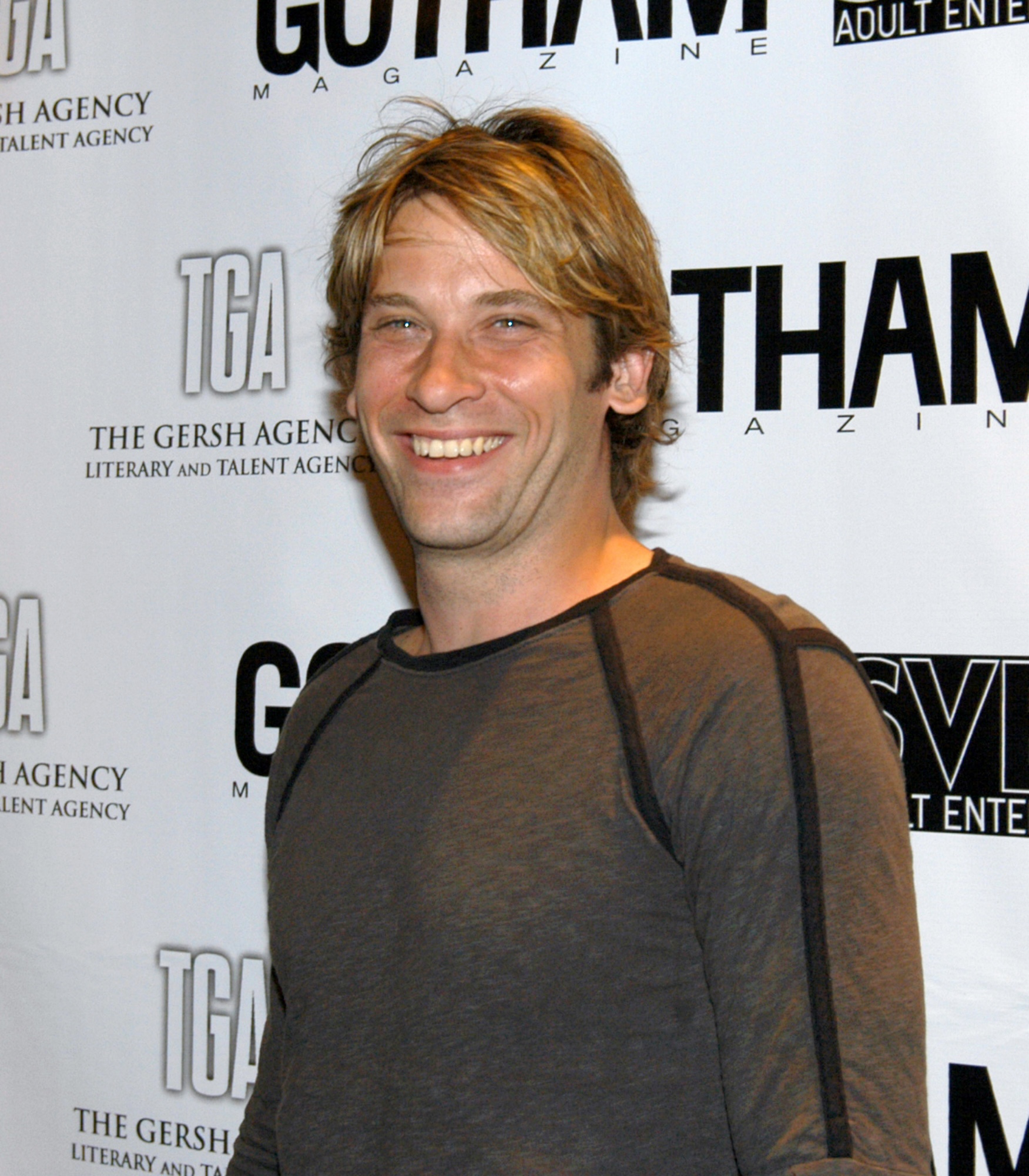 Soap Star Roger Howarth Lands Mystery Role on ‘The Young and the Restless'
