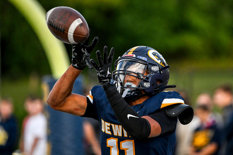 Jadon Bender's work on both sides of ball has DeWitt football off to ...