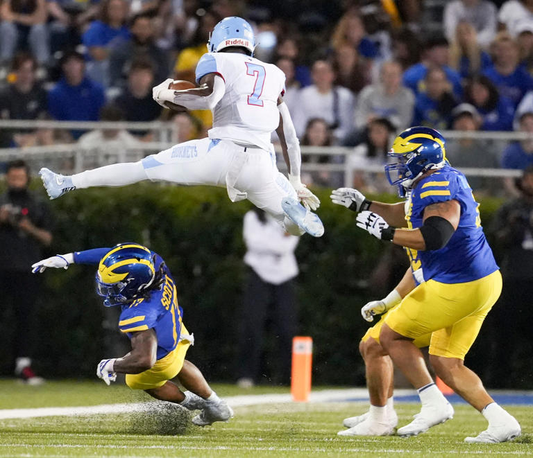 Delaware football vs. Delaware State updates: Blue Hens beat determined ...