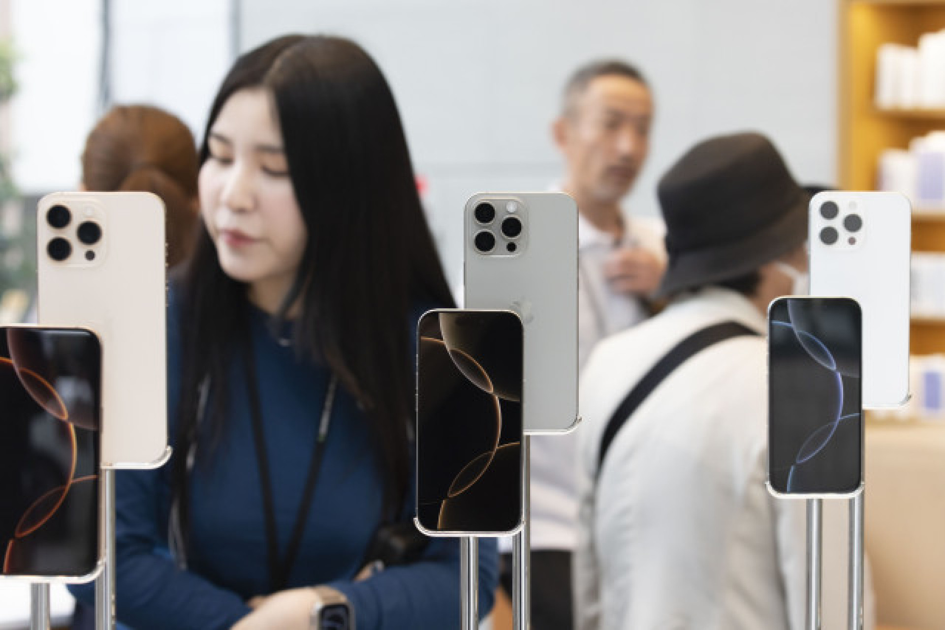 The smartphones that emit the most radiation