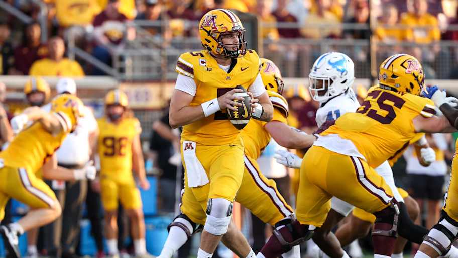 Watch: Drake Lindsey not to blame for wacky first interception with Gophers