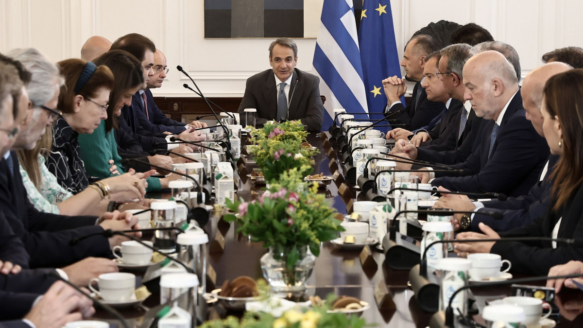 Υπουργικό Συμβούλιο μία ανάσα από τη ΔΕΘ - Το παράδειγμα της Γαλλίας ...