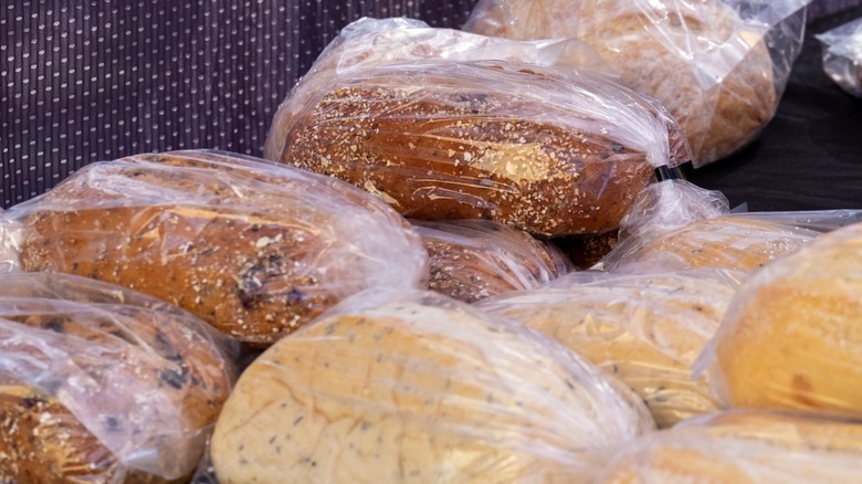 Stop Wrapping Bread In Plastic And Try This Trick To Keeping It Fresh ...