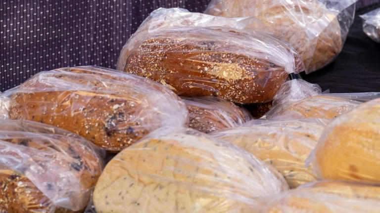 Stop Wrapping Bread In Plastic And Try This Trick To Keeping It Fresh ...