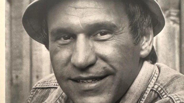 Floyd Levine, 'Melrose Place' Actor and Father to Brian Robbins, Dies at 93