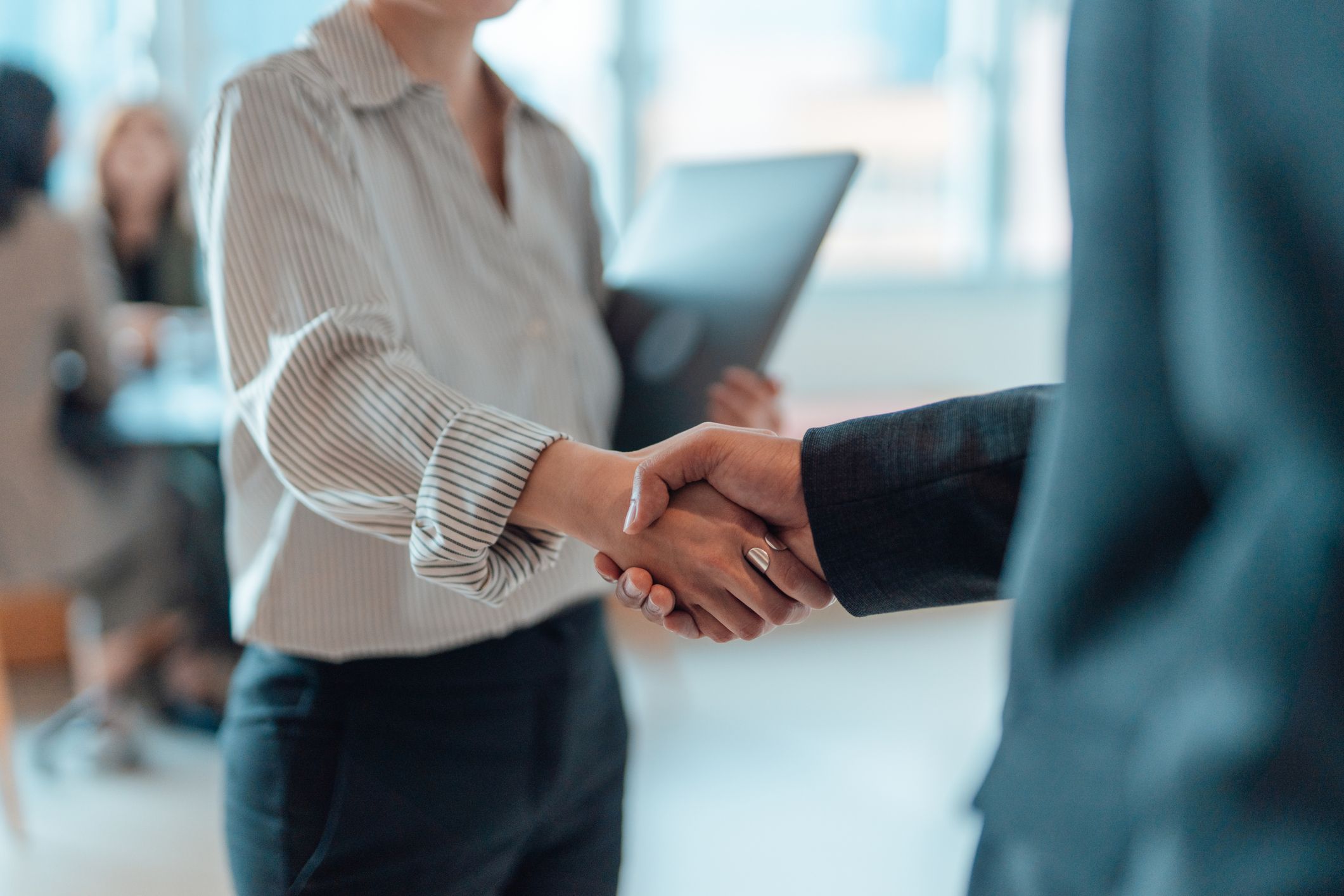 9 office etiquette mistakes that are quietly hurting your career